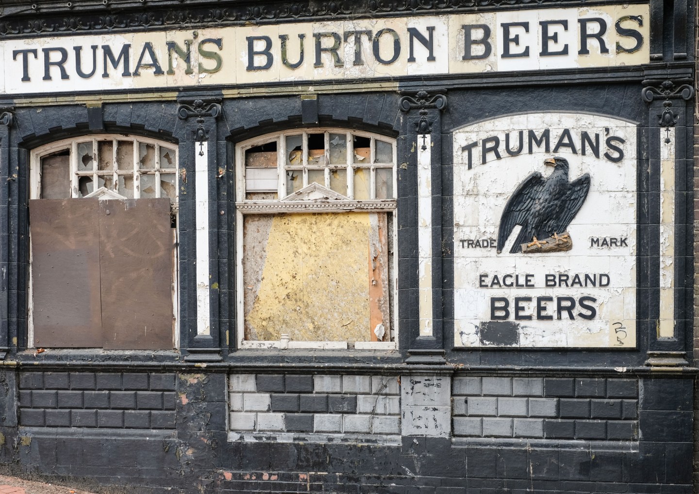 The Victoria pub, Woolwich Road, Charlton – August 2018 | NeilClasper